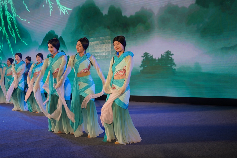 Gala performance by artists from the China Disabled People’s Performing ...